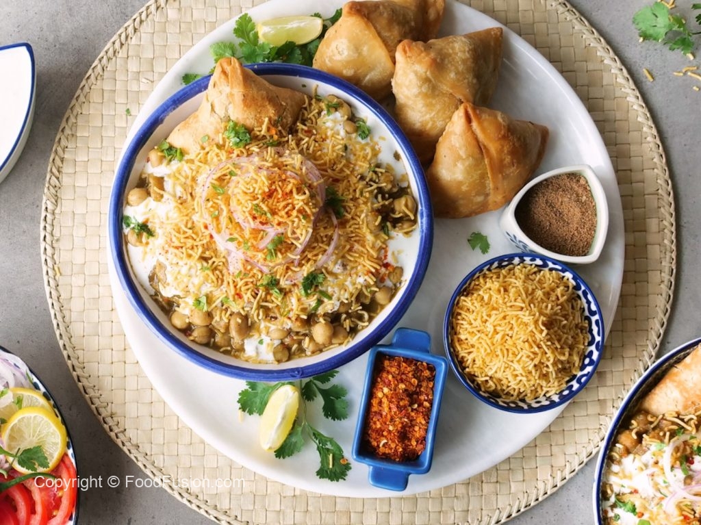 Street Style Tawa Samosa Chaat – Food Fusion - Pakistani's No 1 Quick ...