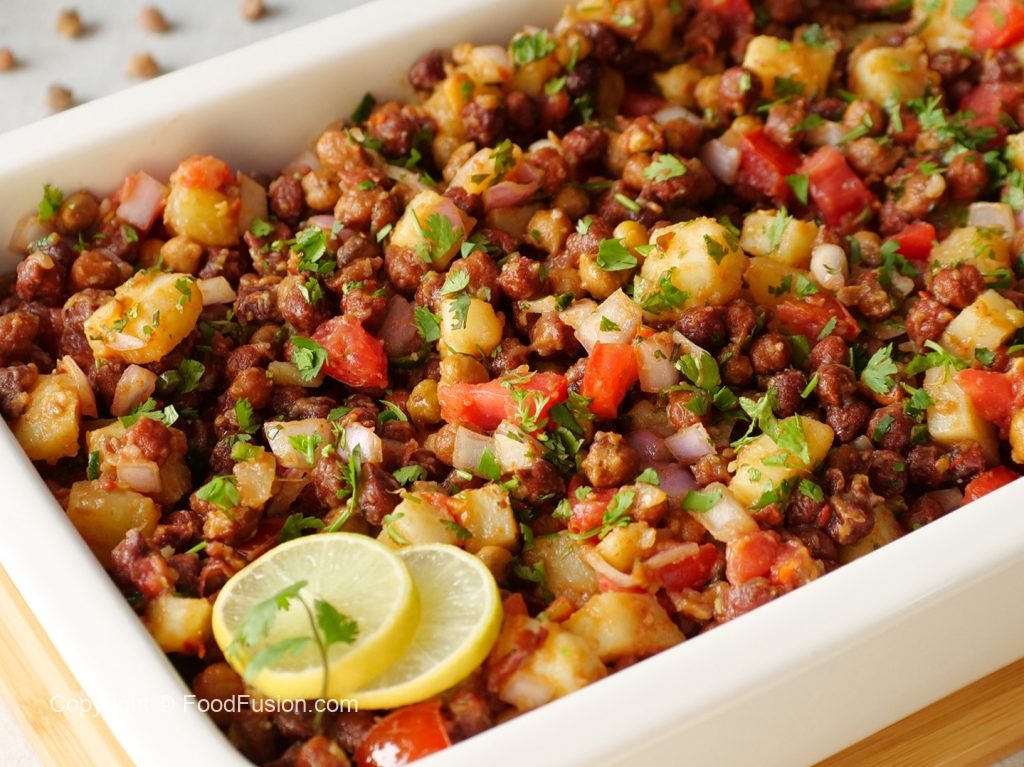 Kala Chana Aloo Chaat – Food Fusion