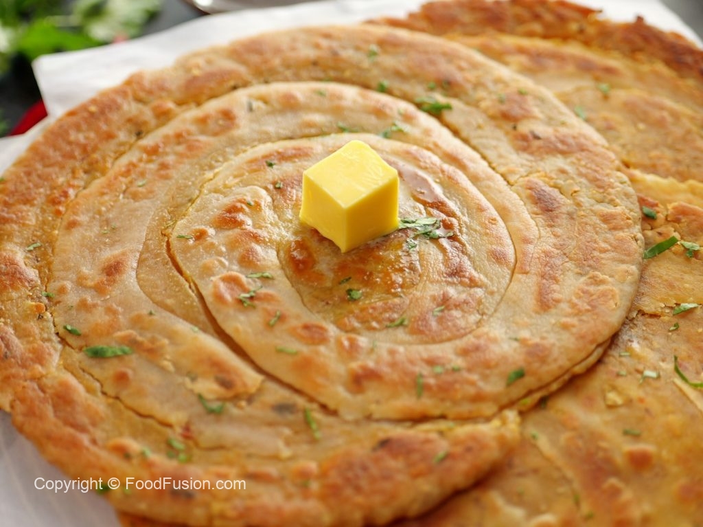 Lachay Wala Baisan Paratha – Food Fusion